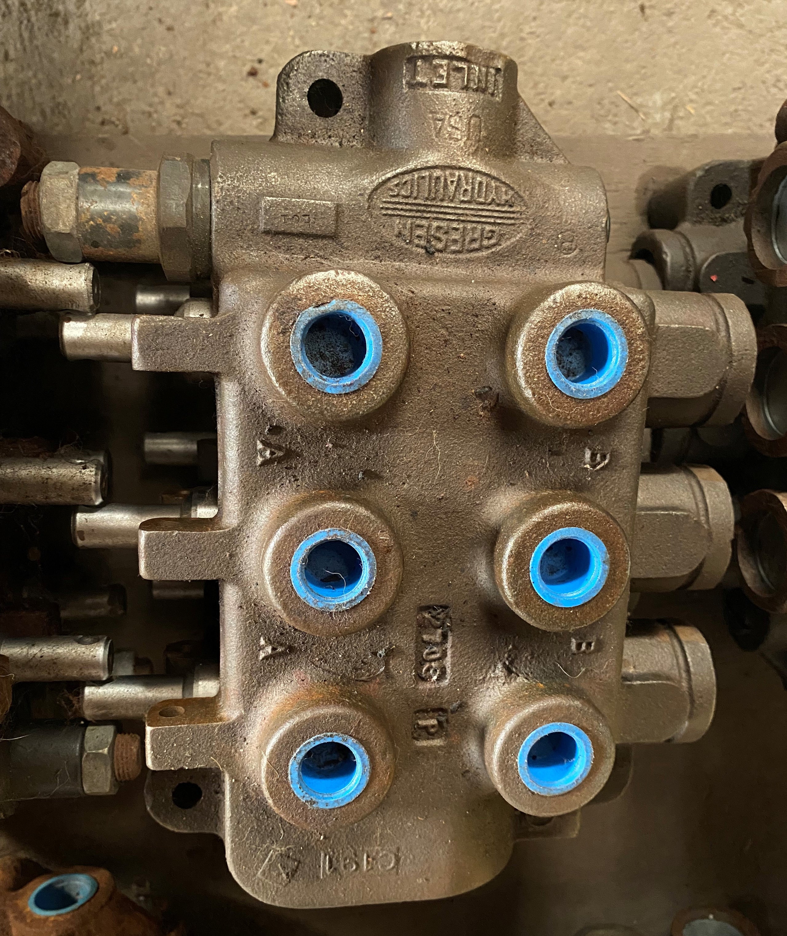 Parker Gresen 3-Spool Directional Control Valve | OMM International